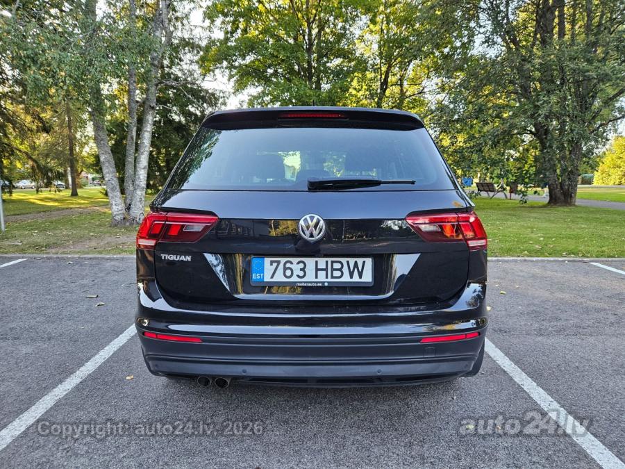 Melns Volkswagen Tiguan 2020 Tallina, ar dzinēja tilpumu 2.00 L un nobraukumu 131 tūkst. km par 20500 €, foto 5 vietnē AUTOMOTO.COM.LV