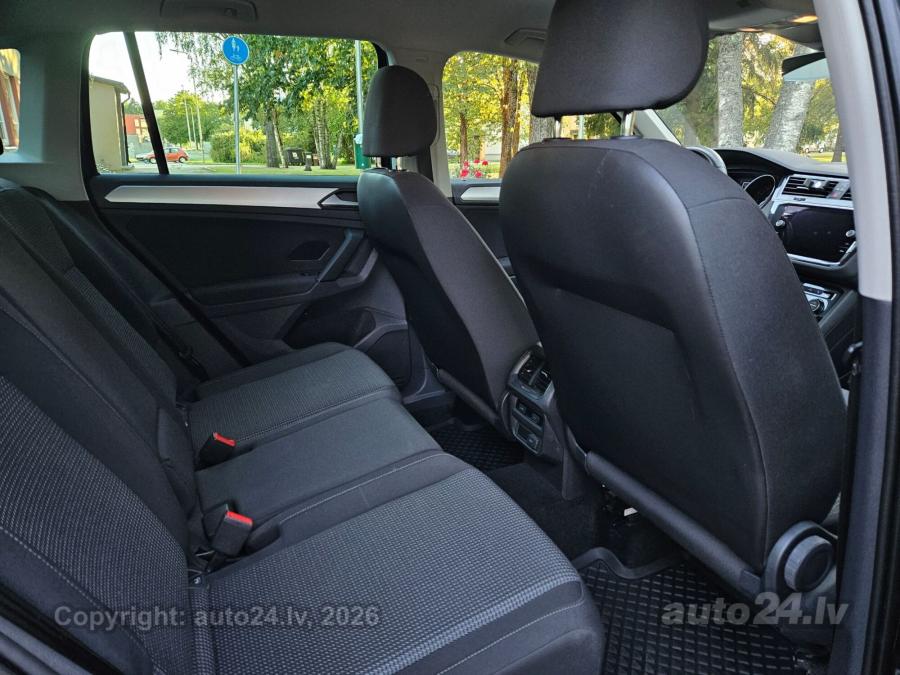 Melns Volkswagen Tiguan 2020 Tallina, ar dzinēja tilpumu 2.00 L un nobraukumu 131 tūkst. km par 20500 €, foto 7 vietnē AUTOMOTO.COM.LV
