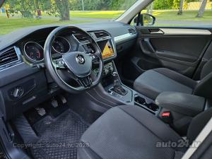Melns Volkswagen Tiguan 2020 Tallina, ar dzinēja tilpumu 2.00 L un nobraukumu 131 tūkst. km par 20500 €, foto 8 vietnē AUTOMOTO.COM.LV