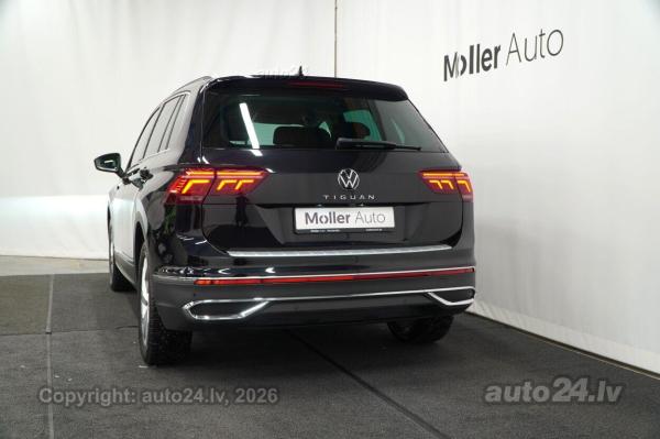 Black Volkswagen Tiguan 2021 in Tallinn, with an engine capacity of 1.50 L and mileage of 54 thousand km for 25900 €, photo 6 on AUTOMOTO.COM.LV