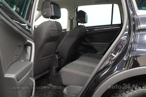 Black Volkswagen Tiguan 2021 in Tallinn, with an engine capacity of 1.50 L and mileage of 54 thousand km for 25900 €, photo 9 on AUTOMOTO.COM.LV