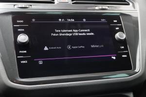 Черный Фольксваген Тигуан 2021 в Таллин, объемом двигателя 1.50 л и пробегом 54 тыс. км за 25900 €, фото 16 на AUTOMOTO.COM.LV