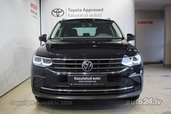 Melns Volkswagen Tiguan 2021 Tallina, ar dzinēja tilpumu 1.50 L un nobraukumu 47 tūkst. km par 22490 €, foto 5 vietnē AUTOMOTO.COM.LV