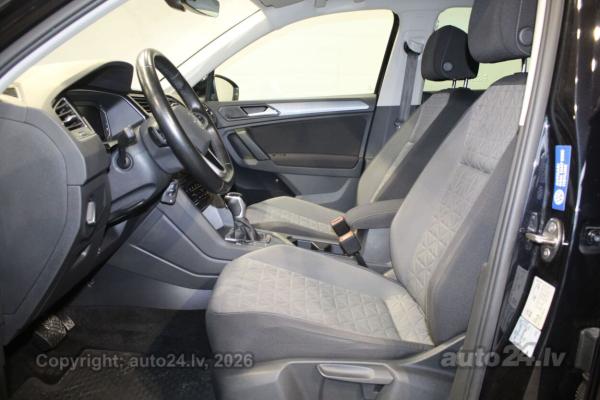Melns Volkswagen Tiguan 2021 Tallina, ar dzinēja tilpumu 1.50 L un nobraukumu 47 tūkst. km par 22490 €, foto 11 vietnē AUTOMOTO.COM.LV