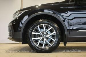 Black Volkswagen Tiguan 2021 in Tallinn, with an engine capacity of 1.50 L and mileage of 47 thousand km for 22490 €, photo 15 on AUTOMOTO.COM.LV