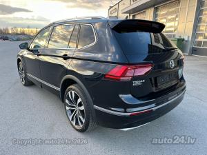 Black Volkswagen Tiguan 2021 in Tartu, with an engine capacity of 2.00 L and mileage of 157 thousand km for 19990 €, photo 7 on AUTOMOTO.COM.LV