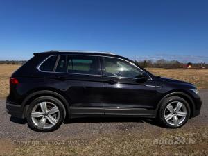 Melns Volkswagen Tiguan 2021 Jehvi, ar dzinēja tilpumu 2.00 L un nobraukumu 79 tūkst. km par 23500 €, foto 4 vietnē AUTOMOTO.COM.LV