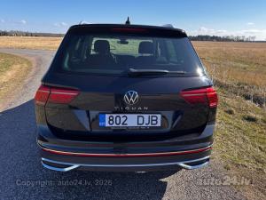 Melns Volkswagen Tiguan 2021 Jehvi, ar dzinēja tilpumu 2.00 L un nobraukumu 79 tūkst. km par 23500 €, foto 5 vietnē AUTOMOTO.COM.LV