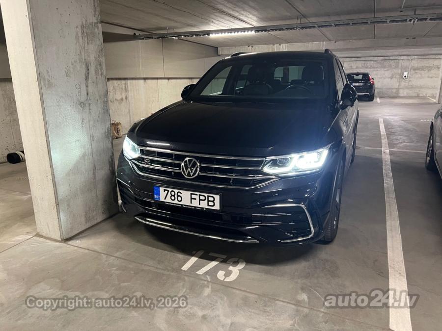 Melns Volkswagen Tiguan 2021 Tallina, ar dzinēja tilpumu 1.50 L un nobraukumu 67 tūkst. km par 28000 €, foto 1 vietnē AUTOMOTO.COM.LV