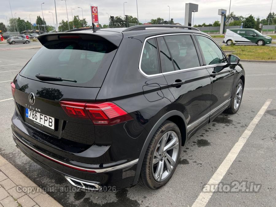 Melns Volkswagen Tiguan 2021 Tallina, ar dzinēja tilpumu 1.50 L un nobraukumu 67 tūkst. km par 28000 €, foto 3 vietnē AUTOMOTO.COM.LV