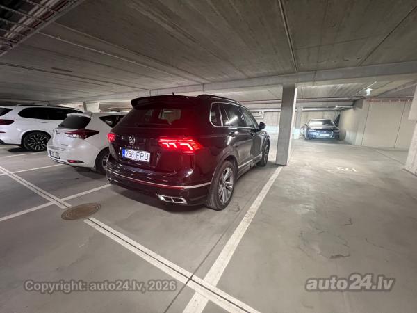 Black Volkswagen Tiguan 2021 in Tallinn, with an engine capacity of 1.50 L and mileage of 67 thousand km for 28000 €, photo 5 on AUTOMOTO.COM.LV