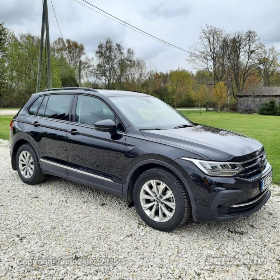 Melns Volkswagen Tiguan 2022 Tallina, ar dzinēja tilpumu 1.50 L un nobraukumu 37 tūkst. km par 28000 €, foto 1 vietnē AUTOMOTO.COM.LV
