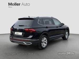 Melns Volkswagen Tiguan 2022 Pērnava, ar dzinēja tilpumu 2.00 L un nobraukumu 44 tūkst. km par 33900 €, foto 2 vietnē AUTOMOTO.COM.LV