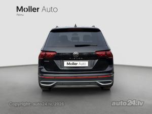 Melns Volkswagen Tiguan 2022 Pērnava, ar dzinēja tilpumu 2.00 L un nobraukumu 44 tūkst. km par 33900 €, foto 4 vietnē AUTOMOTO.COM.LV