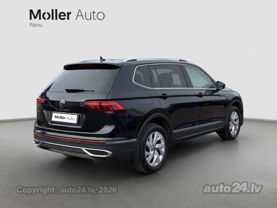 Black Volkswagen Tiguan 2022 in Parnu, with an engine capacity of 2.00 L and mileage of 44 thousand km for 33900 €, photo 2 on AUTOMOTO.COM.LV
