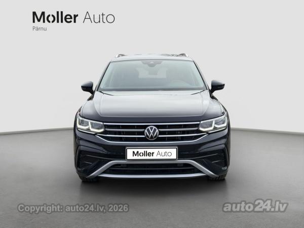 Black Volkswagen Tiguan 2022 in Parnu, with an engine capacity of 2.00 L and mileage of 44 thousand km for 33900 €, photo 3 on AUTOMOTO.COM.LV