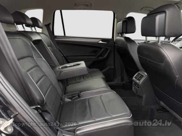 Black Volkswagen Tiguan 2022 in Parnu, with an engine capacity of 2.00 L and mileage of 44 thousand km for 33900 €, photo 7 on AUTOMOTO.COM.LV