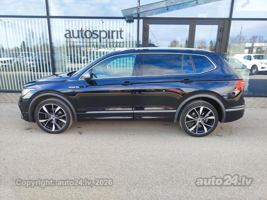 Black Volkswagen Tiguan 2022 in Tartu, with an engine capacity of 1.50 L and mileage of 63 thousand km for 29990 €, photo 2 on AUTOMOTO.COM.LV