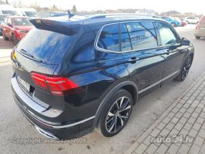 Black Volkswagen Tiguan 2022 in Tartu, with an engine capacity of 1.50 L and mileage of 63 thousand km for 29990 €, photo 4 on AUTOMOTO.COM.LV