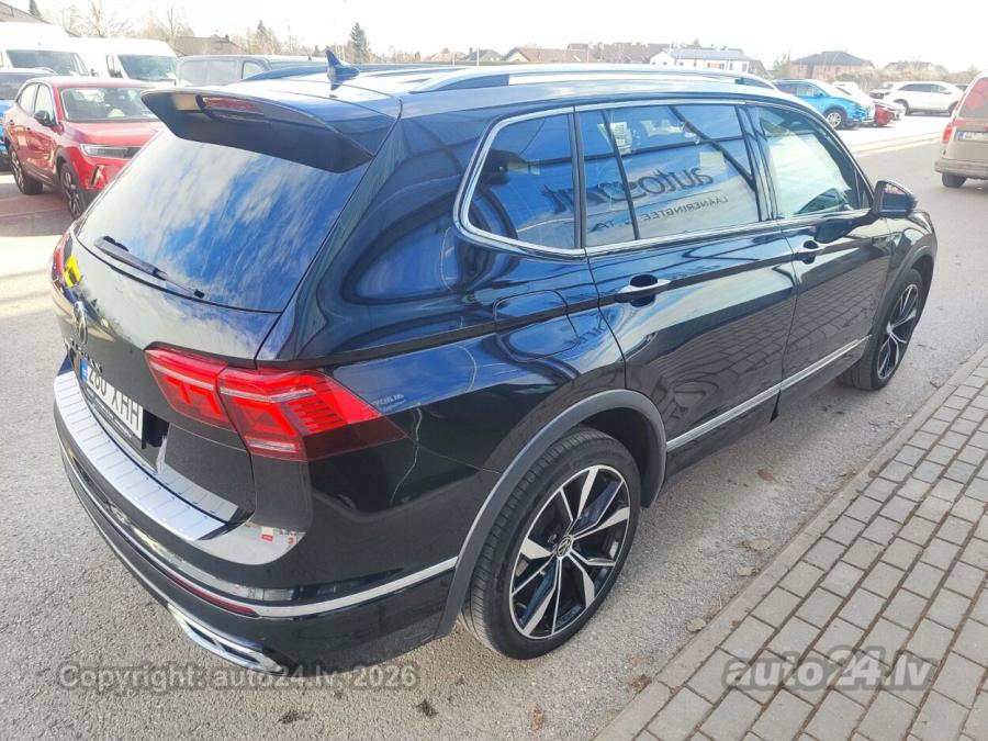Black Volkswagen Tiguan 2022 in Tartu, with an engine capacity of 1.50 L and mileage of 63 thousand km for 29990 €, photo 4 on AUTOMOTO.COM.LV
