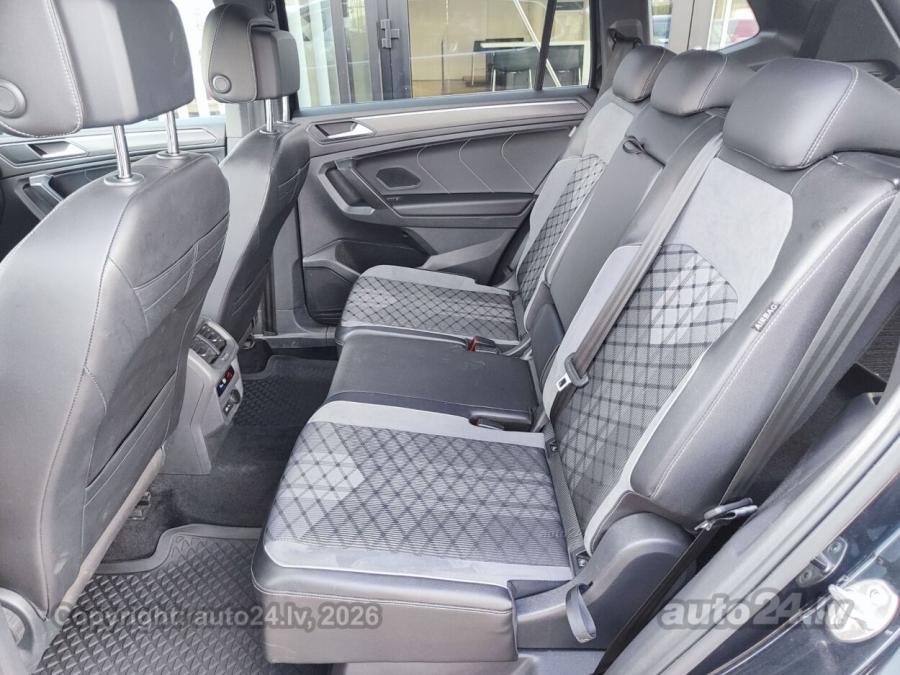 Black Volkswagen Tiguan 2022 in Tartu, with an engine capacity of 1.50 L and mileage of 63 thousand km for 29990 €, photo 7 on AUTOMOTO.COM.LV