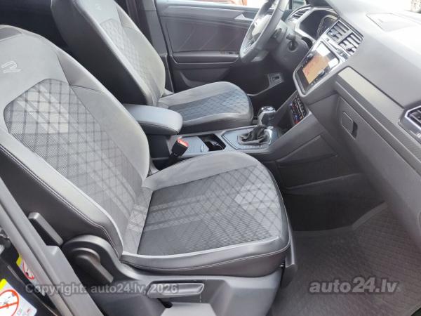 Black Volkswagen Tiguan 2022 in Tartu, with an engine capacity of 1.50 L and mileage of 63 thousand km for 29990 €, photo 8 on AUTOMOTO.COM.LV