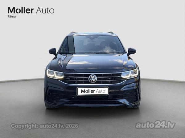 Black Volkswagen Tiguan 2022 in Parnu, with an engine capacity of 2.00 L and mileage of 80 thousand km for 37900 €, photo 4 on AUTOMOTO.COM.LV