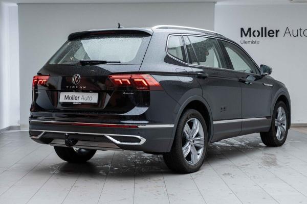 Black Volkswagen Tiguan 2022 in Peetri, with an engine capacity of 2.00 L and mileage of 100 thousand km for 28500 €, photo 6 on AUTOMOTO.COM.LV