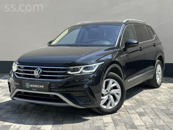 Black Volkswagen Tiguan 2023 in Riga, with an engine capacity of 1.50 L and mileage of 76 thousand km for 28550 €, photo 1 on AUTOMOTO.COM.LV