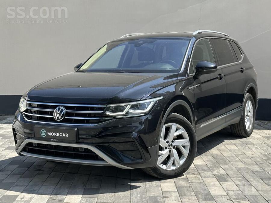 Black Volkswagen Tiguan 2023 in Riga, with an engine capacity of 1.50 L and mileage of 76 thousand km for 28550 €, photo 1 on AUTOMOTO.COM.LV