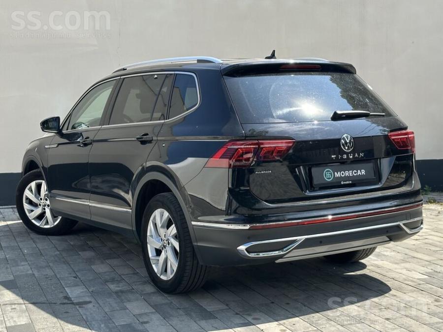 Black Volkswagen Tiguan 2023 in Riga, with an engine capacity of 1.50 L and mileage of 76 thousand km for 28550 €, photo 7 on AUTOMOTO.COM.LV