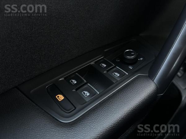 Black Volkswagen Tiguan 2023 in Riga, with an engine capacity of 1.50 L and mileage of 76 thousand km for 28550 €, photo 9 on AUTOMOTO.COM.LV