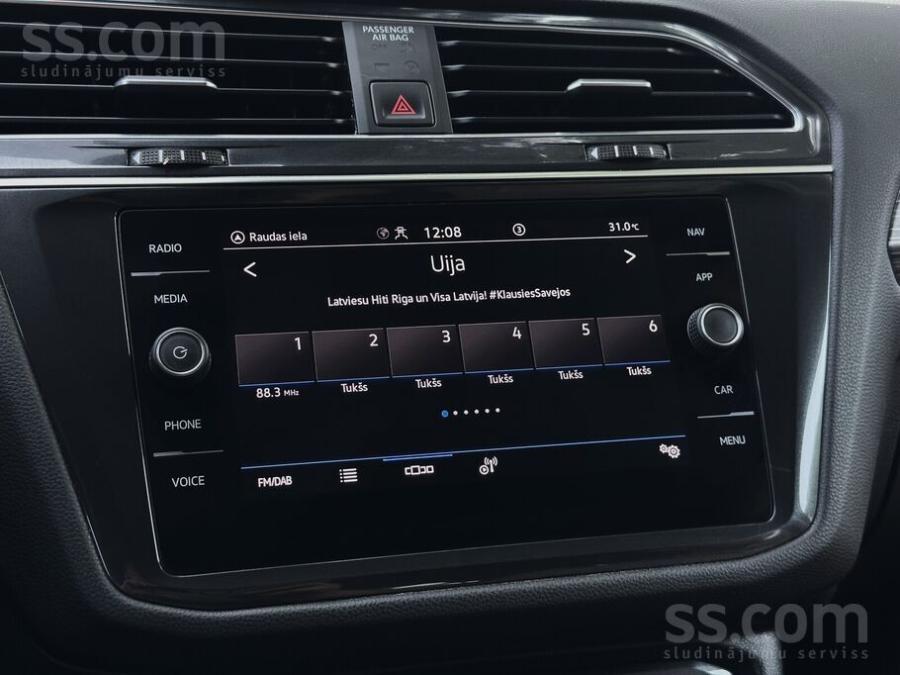 Black Volkswagen Tiguan 2023 in Riga, with an engine capacity of 1.50 L and mileage of 76 thousand km for 28550 €, photo 15 on AUTOMOTO.COM.LV