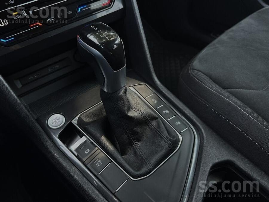 Black Volkswagen Tiguan 2023 in Riga, with an engine capacity of 1.50 L and mileage of 76 thousand km for 28550 €, photo 18 on AUTOMOTO.COM.LV