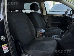 Black Volkswagen Tiguan 2023 in Riga, with an engine capacity of 1.50 L and mileage of 76 thousand km for 28550 €, photo 19 on AUTOMOTO.COM.LV
