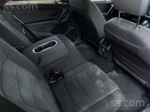 Black Volkswagen Tiguan 2023 in Riga, with an engine capacity of 1.50 L and mileage of 76 thousand km for 28550 €, photo 20 on AUTOMOTO.COM.LV