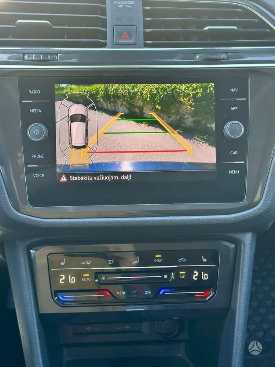 Melns Volkswagen Tiguan 2023 Viļņa, ar dzinēja tilpumu 1.50 L un nobraukumu 97 tūkst. km par 26900 €, foto 8 vietnē AUTOMOTO.COM.LV