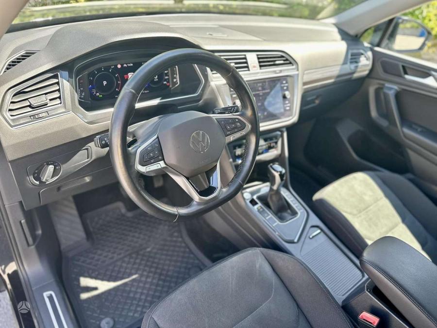 Melns Volkswagen Tiguan 2023 Viļņa, ar dzinēja tilpumu 1.50 L un nobraukumu 97 tūkst. km par 26900 €, foto 11 vietnē AUTOMOTO.COM.LV