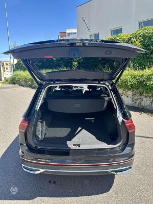 Melns Volkswagen Tiguan 2023 Viļņa, ar dzinēja tilpumu 1.50 L un nobraukumu 97 tūkst. km par 26900 €, foto 14 vietnē AUTOMOTO.COM.LV