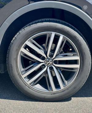 Melns Volkswagen Tiguan 2023 Viļņa, ar dzinēja tilpumu 1.50 L un nobraukumu 97 tūkst. km par 26900 €, foto 16 vietnē AUTOMOTO.COM.LV