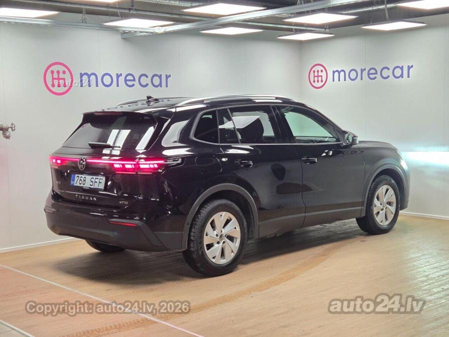 Black Volkswagen Tiguan 2024 in Tallinn, with an engine capacity of 1.50 L and mileage of 36 thousand km for 30900 €, photo 4 on AUTOMOTO.COM.LV