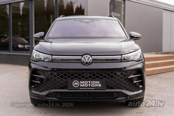 Black Volkswagen Tiguan 2024 in Tallinn, with an engine capacity of 2.00 L and mileage of 19 thousand km for 49900 €, photo 3 on AUTOMOTO.COM.LV