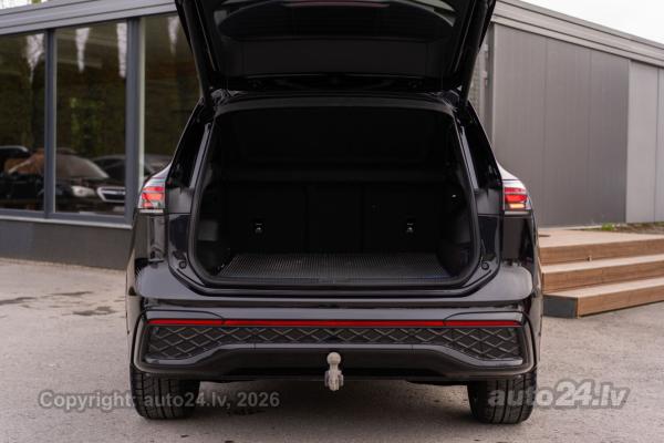 Black Volkswagen Tiguan 2024 in Tallinn, with an engine capacity of 2.00 L and mileage of 19 thousand km for 49900 €, photo 5 on AUTOMOTO.COM.LV