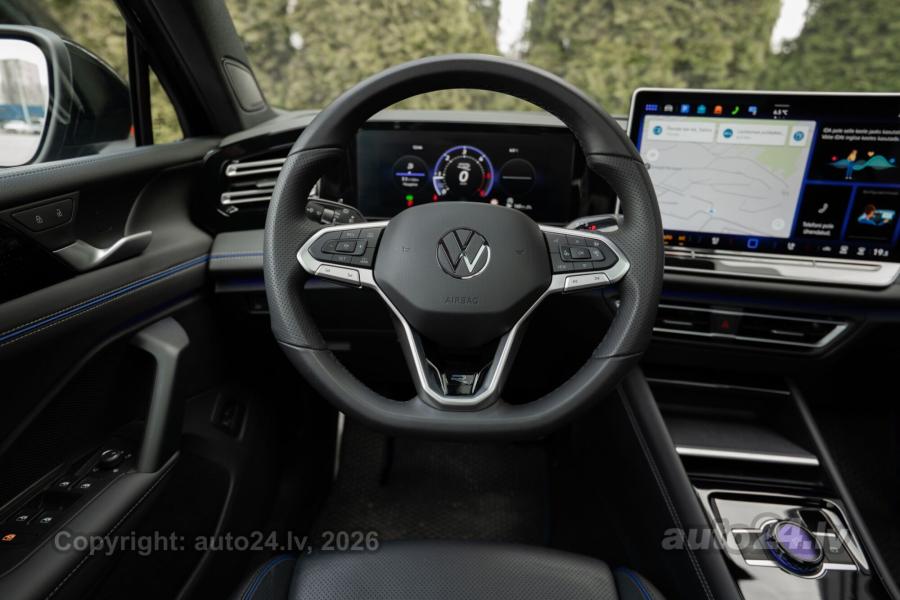 Melns Volkswagen Tiguan 2024 Tallina, ar dzinēja tilpumu 2.00 L un nobraukumu 19 tūkst. km par 49900 €, foto 10 vietnē AUTOMOTO.COM.LV