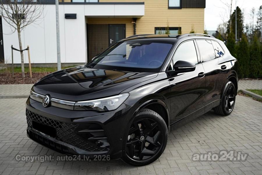Melns Volkswagen Tiguan 2024 Tallina, ar dzinēja tilpumu 2.00 L un nobraukumu 21 tūkst. km par 43900 €, foto 1 vietnē AUTOMOTO.COM.LV