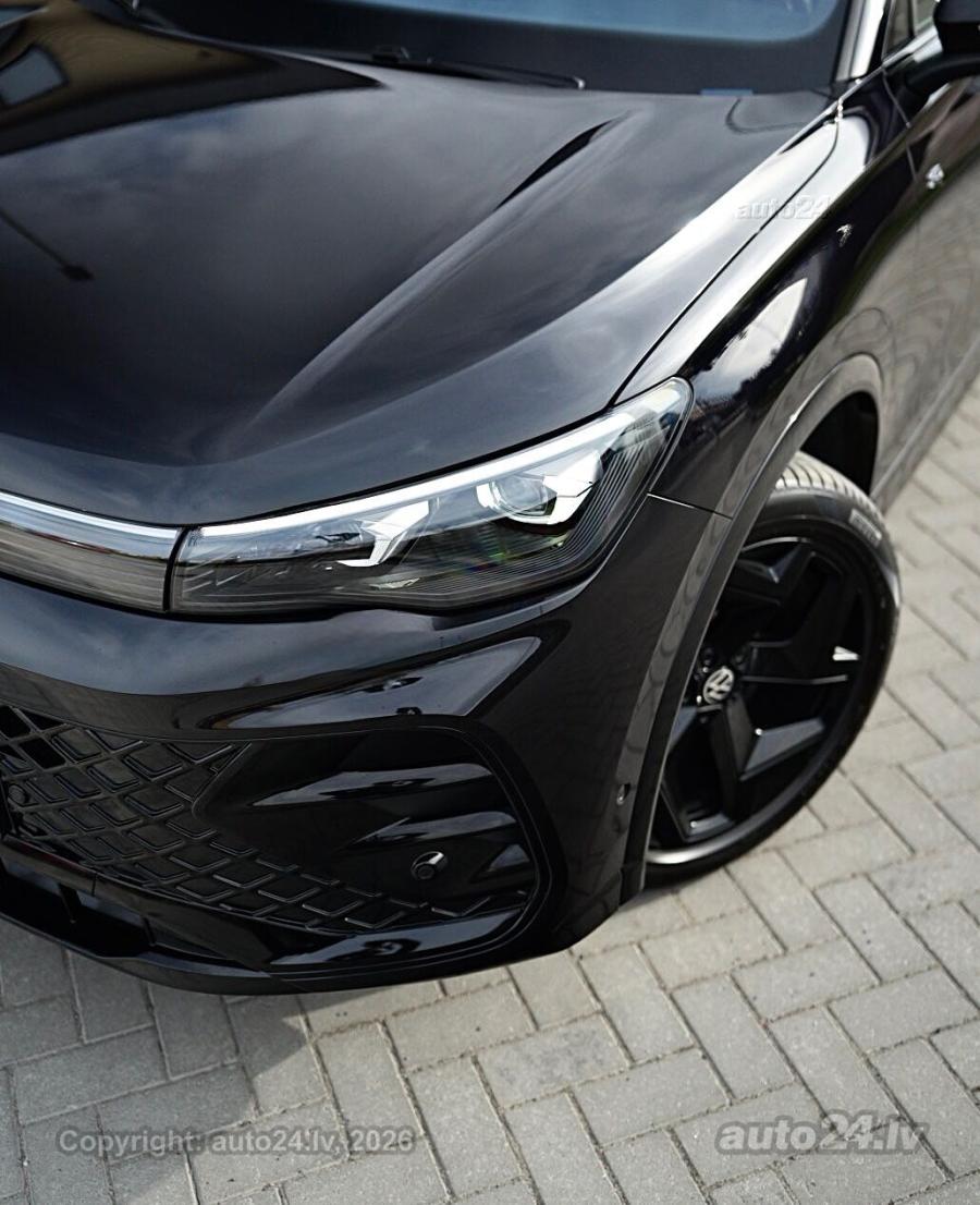 Melns Volkswagen Tiguan 2024 Tallina, ar dzinēja tilpumu 2.00 L un nobraukumu 21 tūkst. km par 43900 €, foto 3 vietnē AUTOMOTO.COM.LV