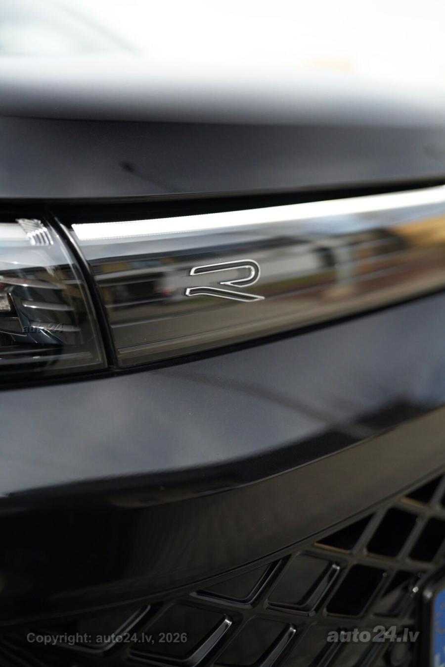 Melns Volkswagen Tiguan 2024 Tallina, ar dzinēja tilpumu 2.00 L un nobraukumu 21 tūkst. km par 43900 €, foto 4 vietnē AUTOMOTO.COM.LV