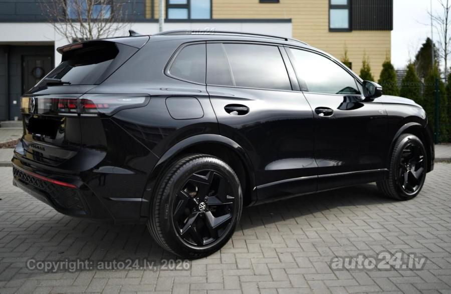 Melns Volkswagen Tiguan 2024 Tallina, ar dzinēja tilpumu 2.00 L un nobraukumu 21 tūkst. km par 43900 €, foto 8 vietnē AUTOMOTO.COM.LV