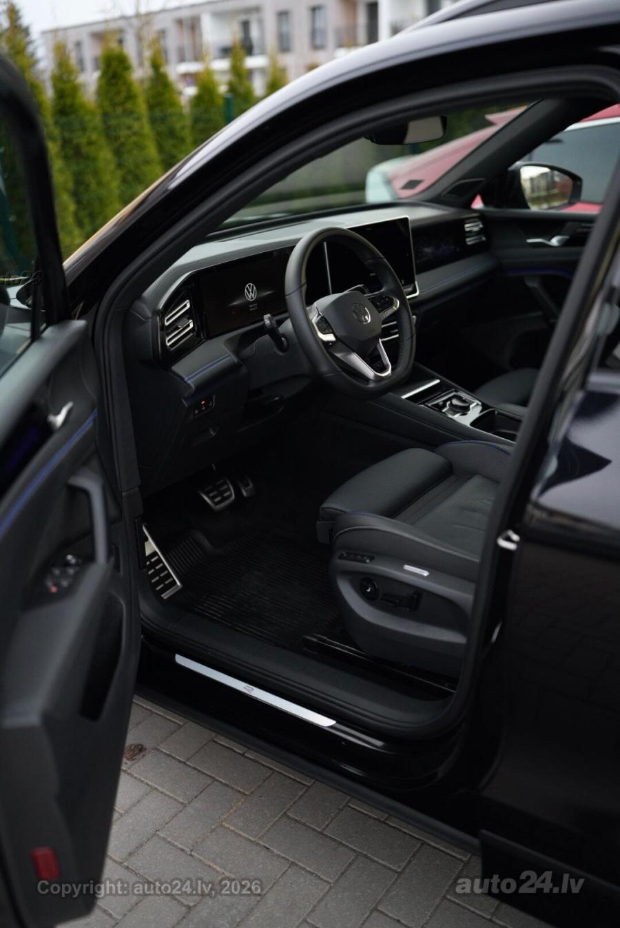 Melns Volkswagen Tiguan 2024 Tallina, ar dzinēja tilpumu 2.00 L un nobraukumu 21 tūkst. km par 43900 €, foto 11 vietnē AUTOMOTO.COM.LV