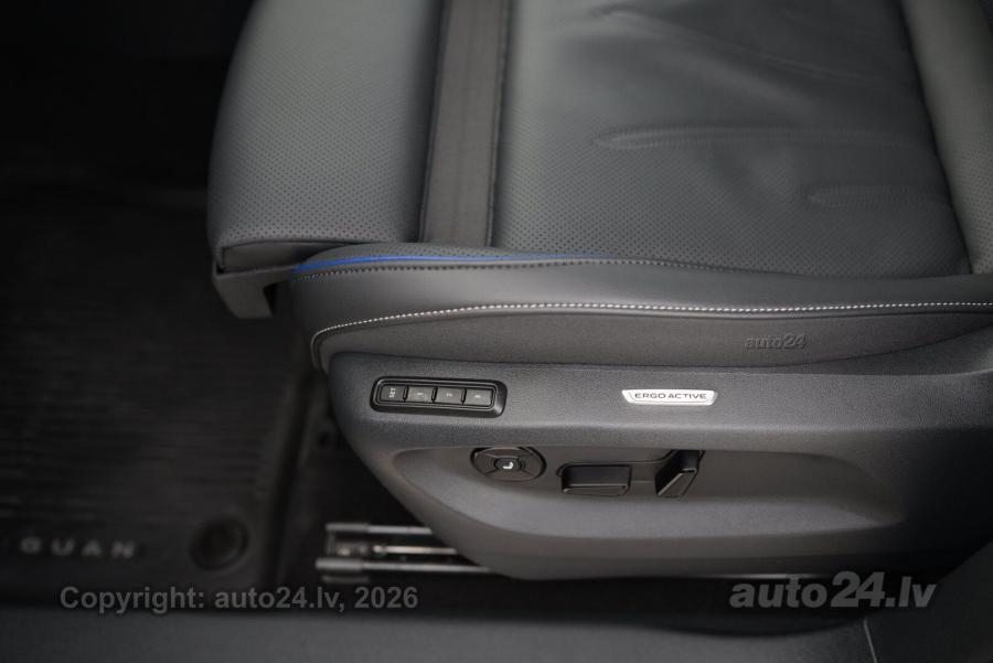 Melns Volkswagen Tiguan 2024 Tallina, ar dzinēja tilpumu 2.00 L un nobraukumu 21 tūkst. km par 43900 €, foto 12 vietnē AUTOMOTO.COM.LV